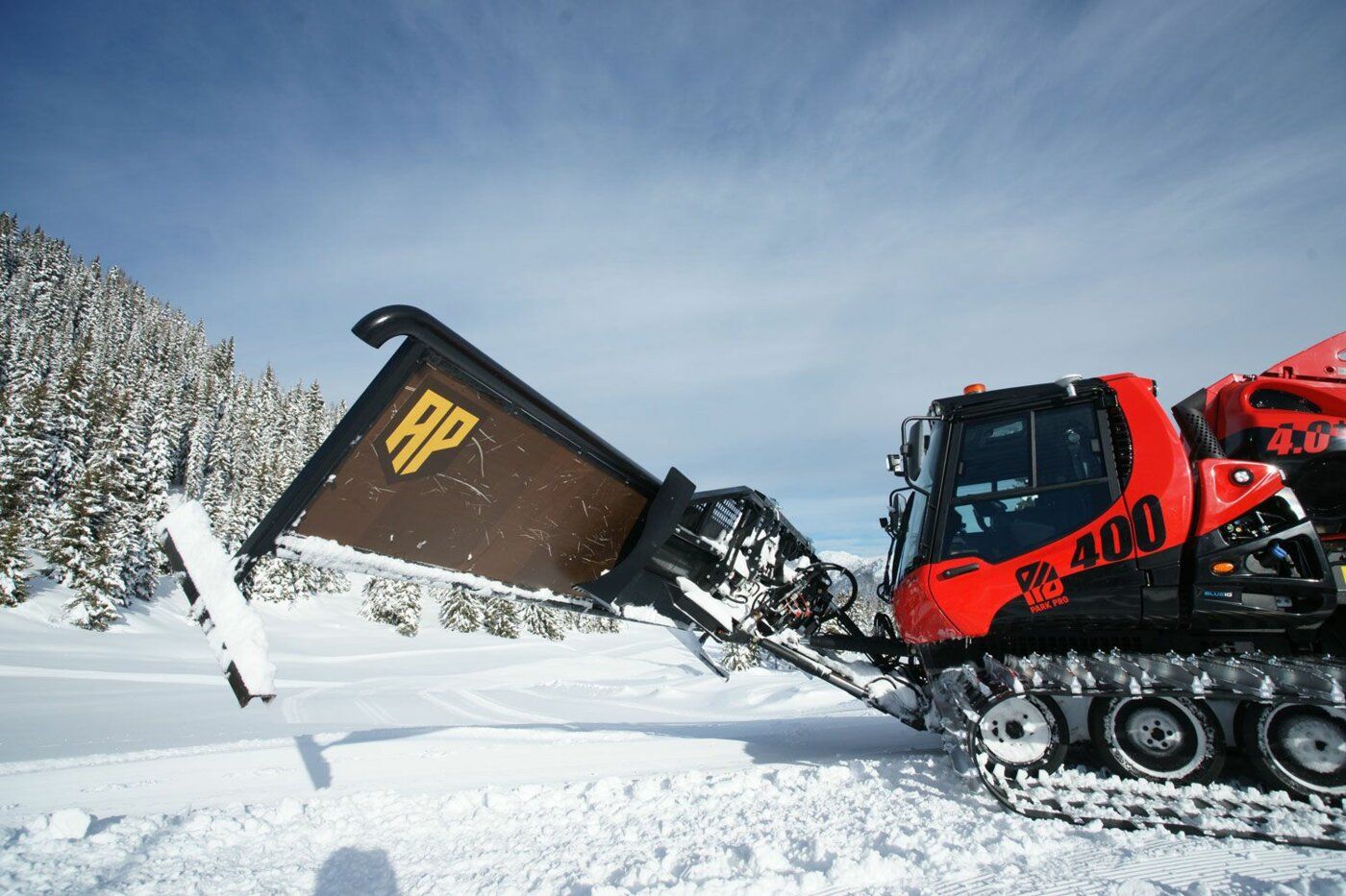 RUN RED: This is the new PistenBully 400 - PistenBully