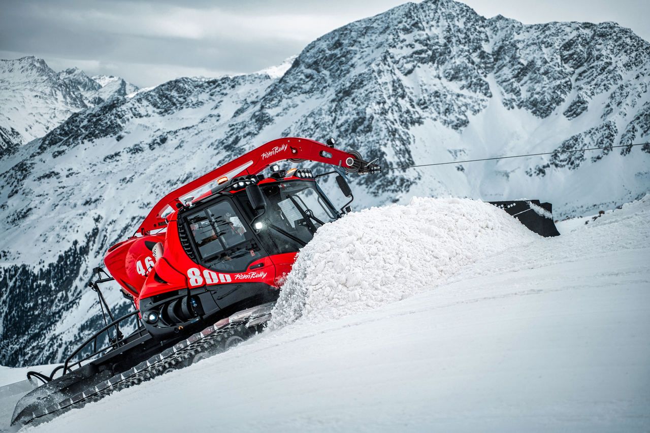 SIMPLY RED - Snow groomers - Home - PistenBully