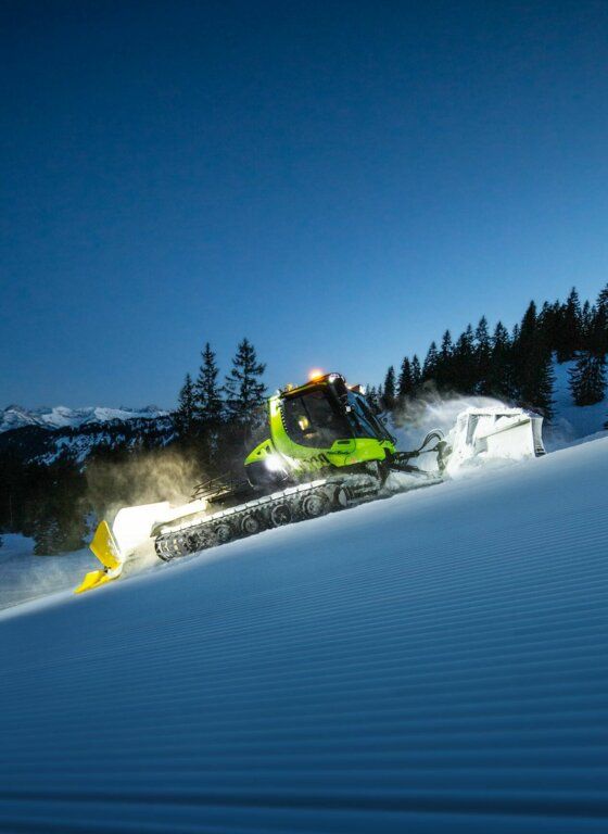 100 Trail - Snow groomers - Home - PistenBully