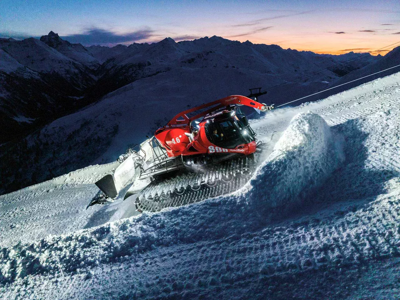 The PistenBully 800 pushes boundaries - PistenBully